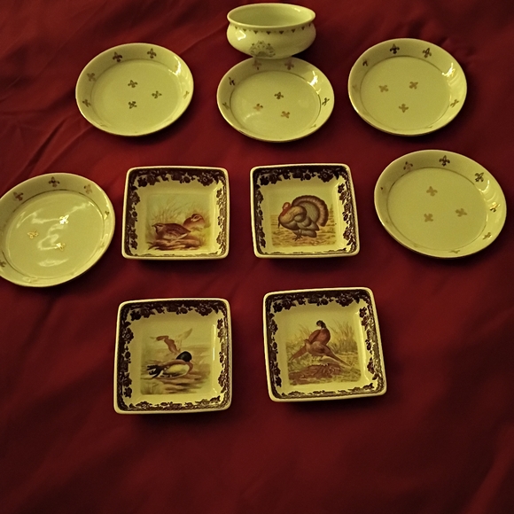 Dining | Collectible Dinnerware Set With Animal Motifs | Poshmark